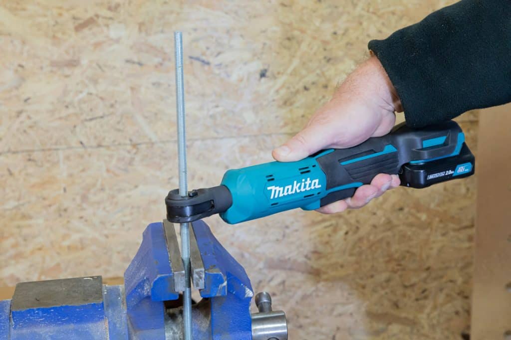 TEST AKUMULATOROWEGO KLUCZA ZAPADKOWEGO MAKITA WR100D | PortalNarzedzi.pl